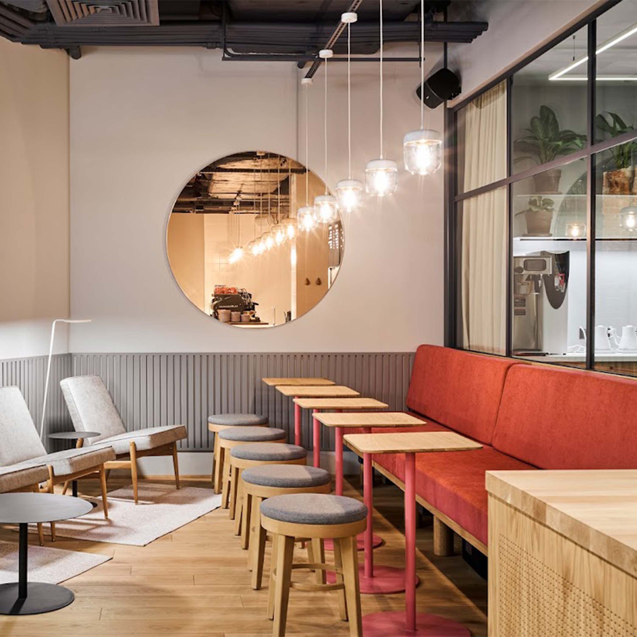 Coffeedesk, un design harmonieux grâce aux abat-jour Acorn – Nüspace