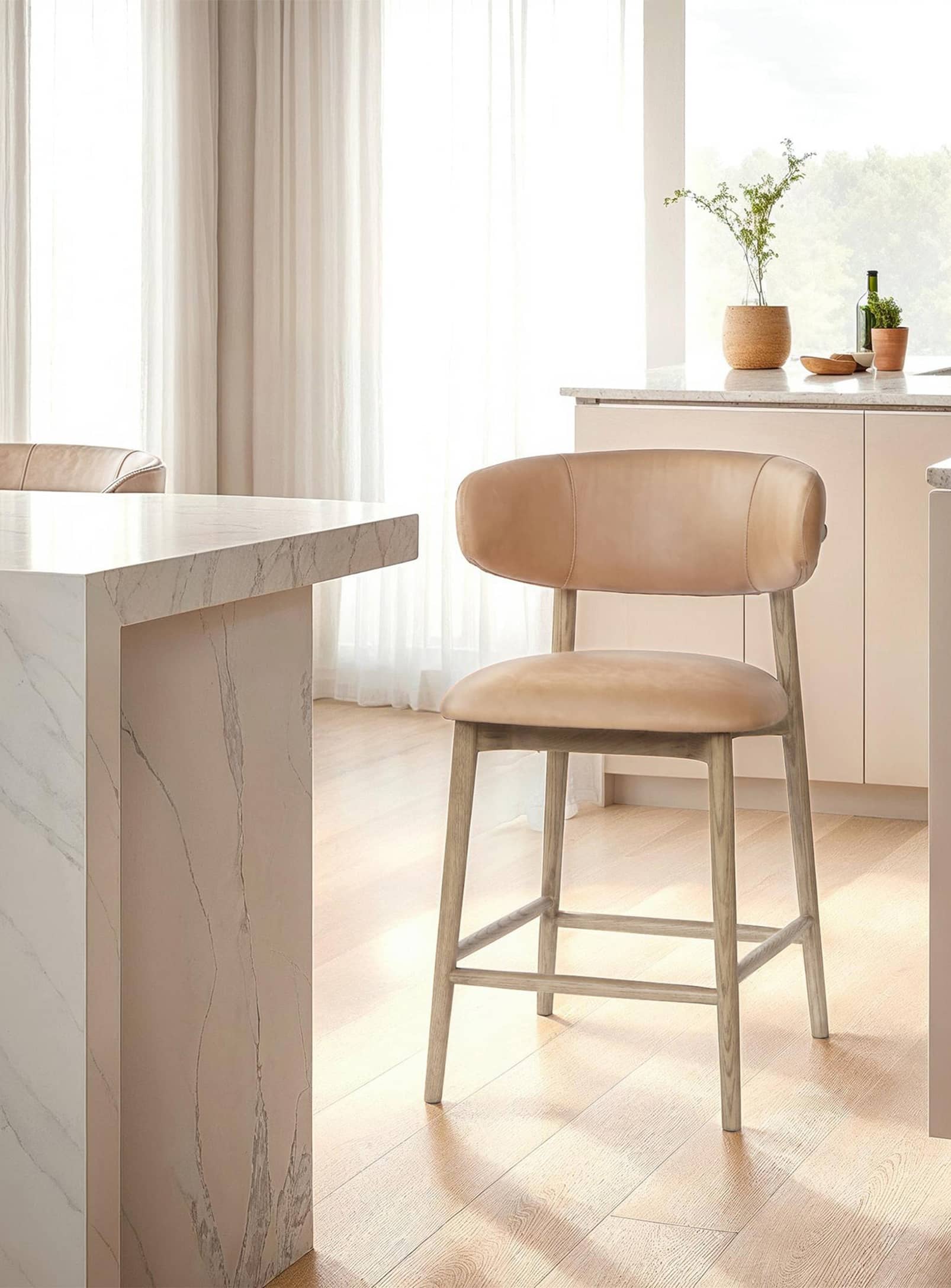 Milo : Tabouret de comptoir bois et tissu ou cuir – Nüspace